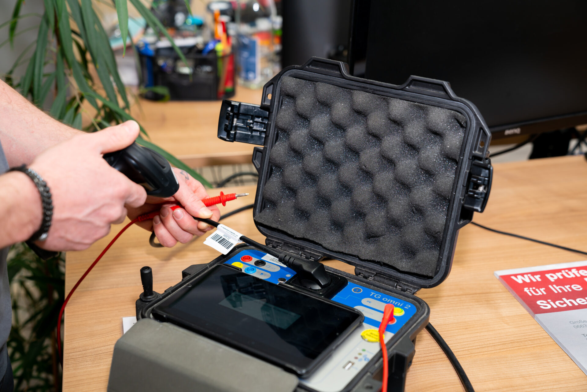 Spannungsfestigkeitsprüfung verstehen: VDE-Normen und Prüfmethoden